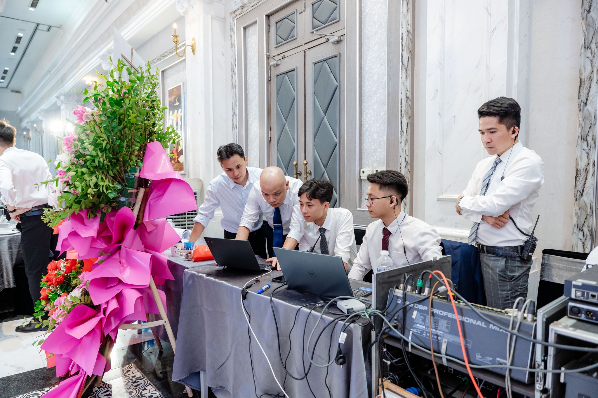 Ban Tổ Chức Lễ Kỷ Niệm 15 Năm – Những Con Người Thầm Lặng Đằng Sau Ánh ...